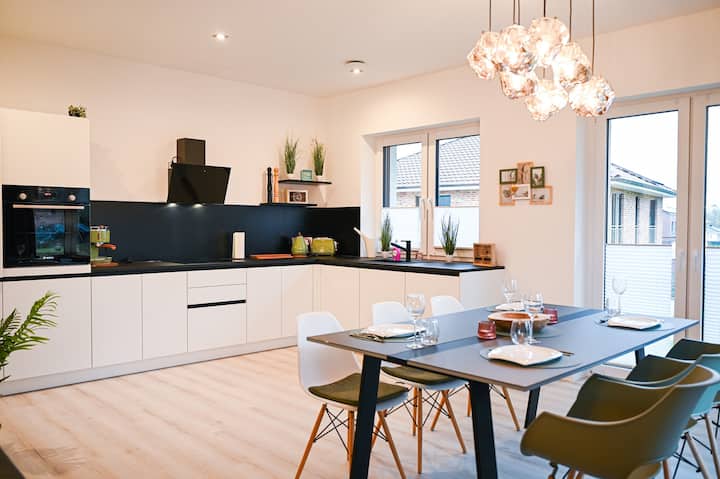 Traumhafte Residenz Mit Balkon,  Parkplatz & Wlan - Emsbüren