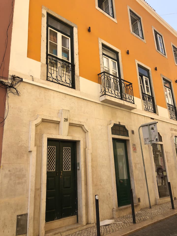 Room 3 Marechal 2o - Barrio Alto Santa Catarina - Lisbon