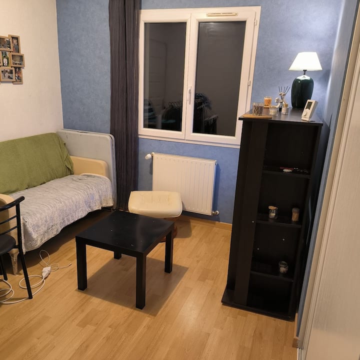F2 Très Bon éTat Ds Villa Calme. - Pérouges