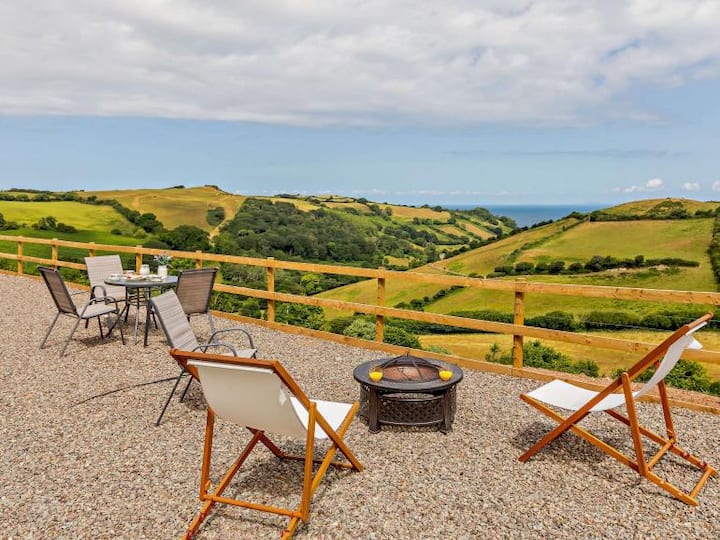 Hillsview - 4 Berth Renovated Barn Conversion - North Devon