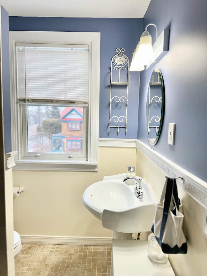 The Cottage Room At Lafayette Inn (King Bed) - Bar Harbor, ME