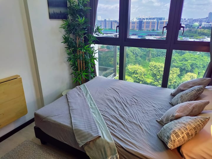 Tranquility Base: Queen Suite| Parc Riviera Haven - Jurong East
