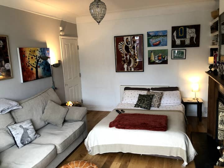 Great Room In A Fab Family Home. - Harrow