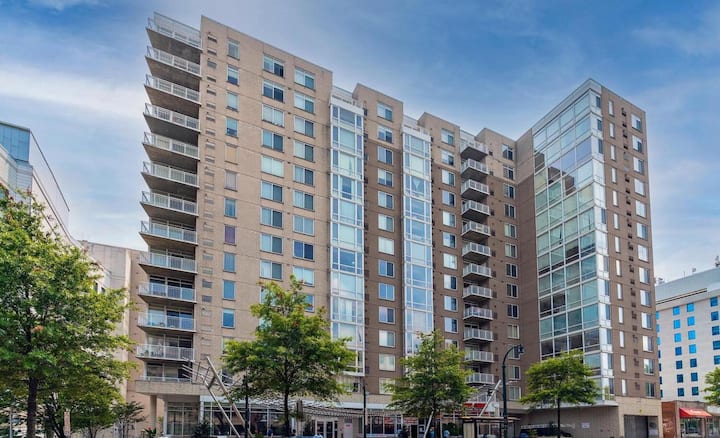 Cozy And Bright 1br/1ba Condo! - Maryland