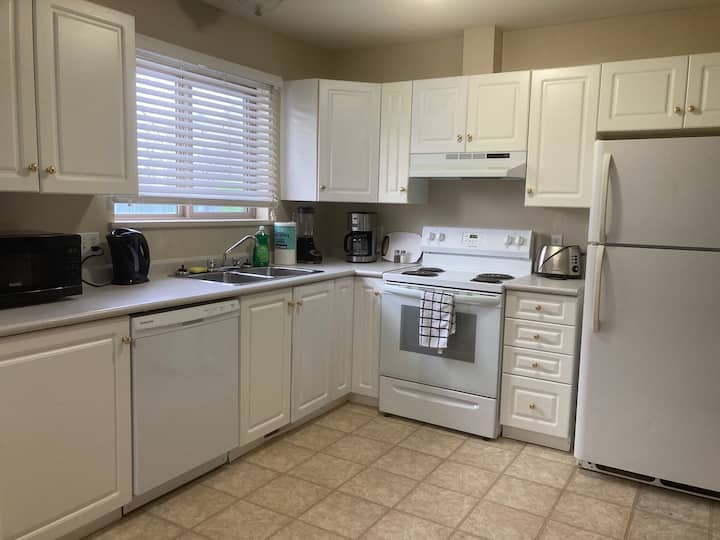 2 Bedroom, 1.5 Bath Townhouse - Grande Prairie
