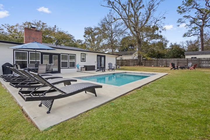 Family Home With Pool! - Gulfport, MS