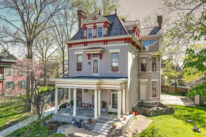 Victorian Haven On The Hill - Cincinnati, OH