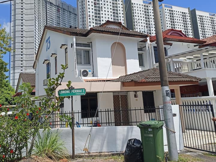 5br 2storey Terrace Kids Corner For 5-17pax 73lp - Bayan Lepas