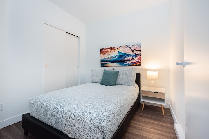 High-end 2br | Insurance Stays | Near Mcgill - Montreal