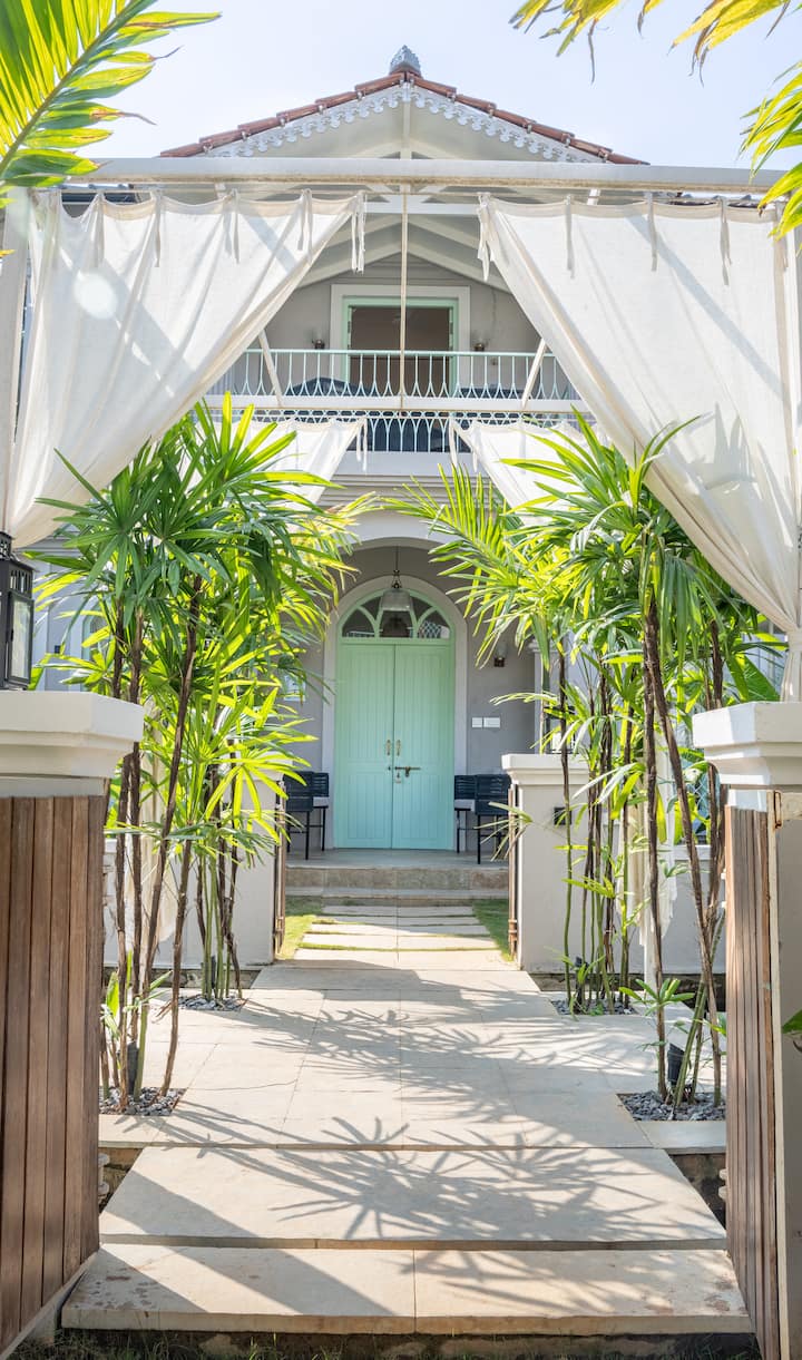 Barcelona08 (3bhk W/ Pvt Pool)@ Love Story, Siolim - ゴア