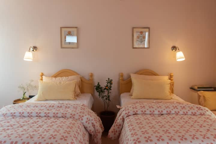Scenic Garden Balcony Room - Central | Rajan House - Jaipur