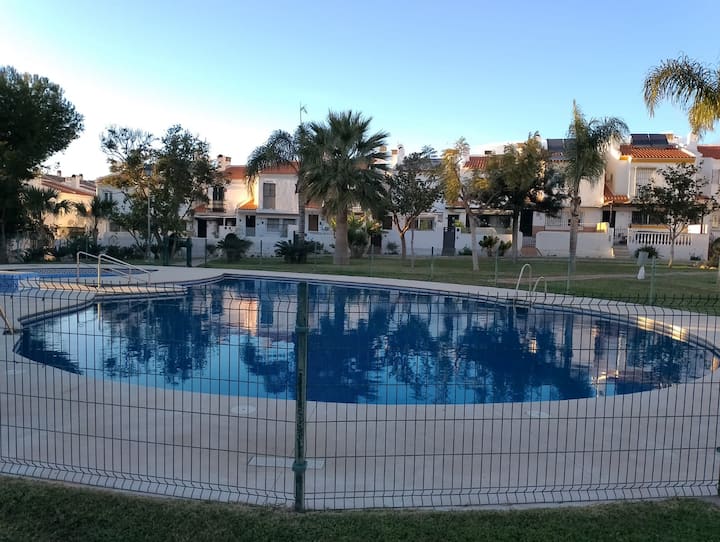 Chalet Adosado Con Piscina - Algarrobo