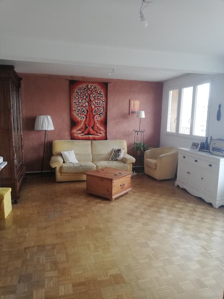 Chambre à Louer Petit Déjeuner Inclus - Villeurbanne