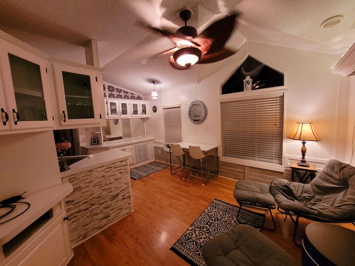 2 Bedroom Beach Bungalow - Fort Myers Beach, FL