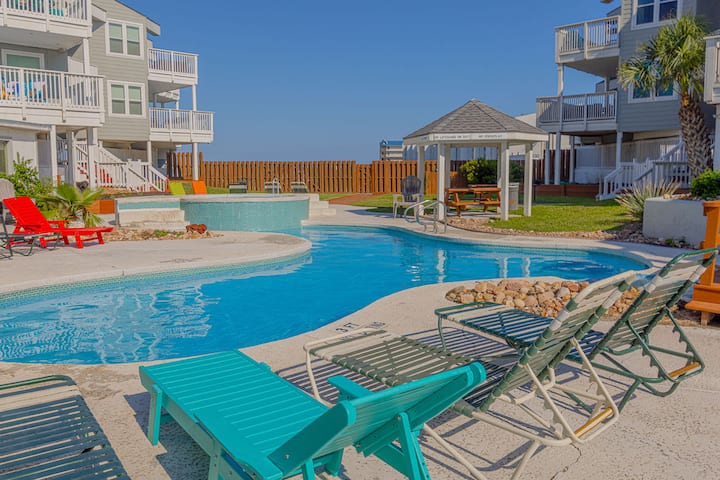 Heated Poolside | Balcony | Boardwalk To Beach - Corpus Christi, TX