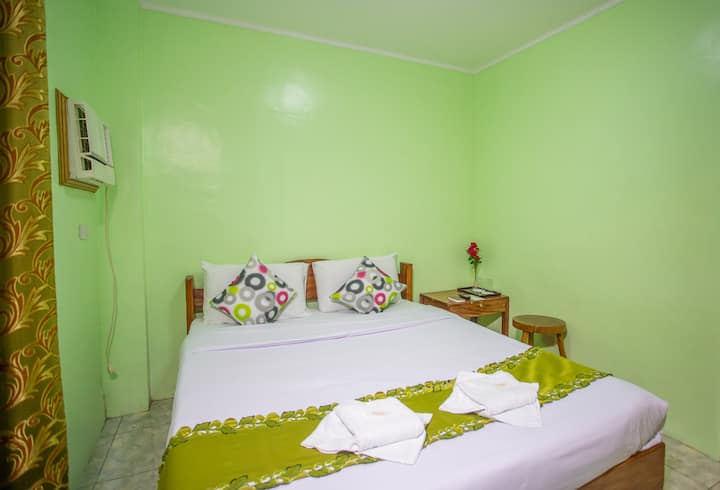 Room In Basco: Standard Double Room - Basco