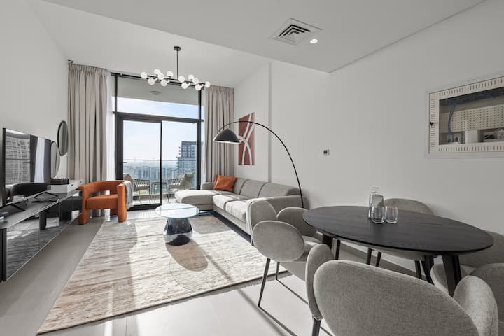 Top Floor 1 Br Apartment - Dubai