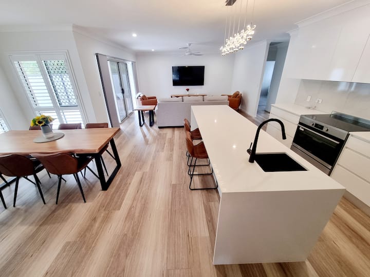 Brand New Executive Home In Hervey Bay - Hervey Bay