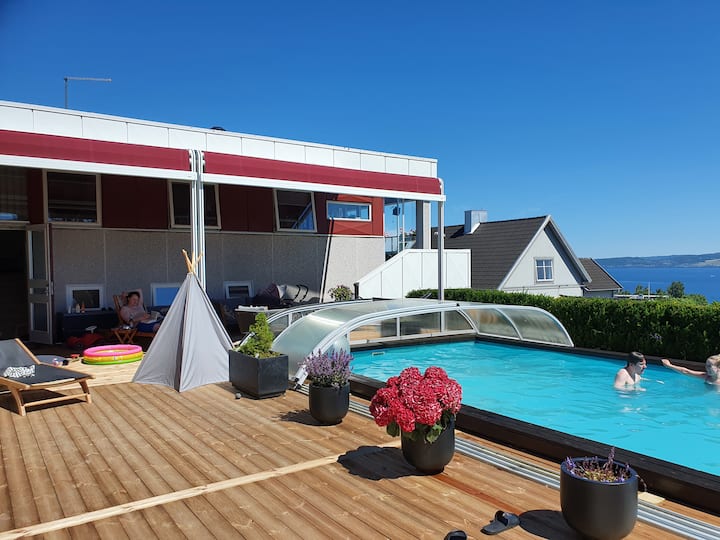 Villa Med Pool, Bastu Og Jacuzzi - Jönköping