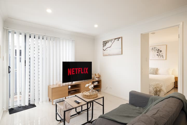 2 Bdr Apt! Garage! Clean! Gst Credits! 216d2 - Brisbane