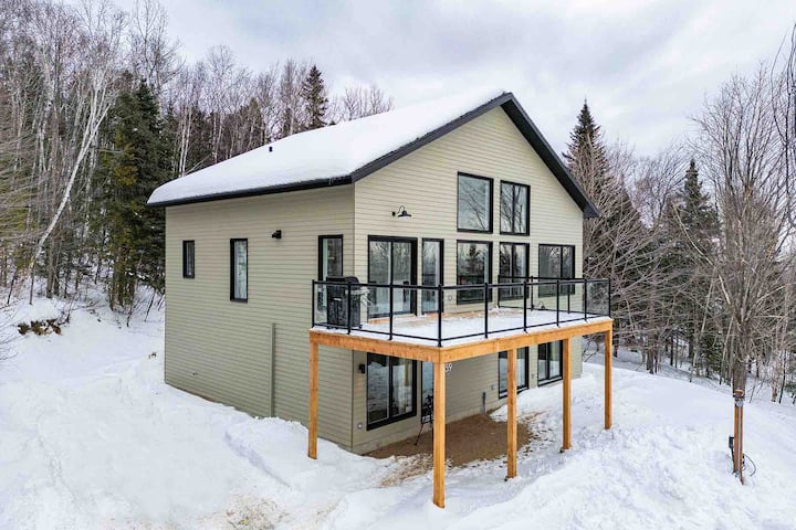 Le Chaleureux 61: Vues Exclusives & Luxe Hivernal - Le Massif de Charlevoix