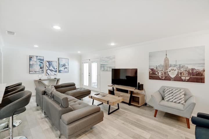 Sun Kissed Poolside Paradise Bbq/5br - Grand Prairie, TX