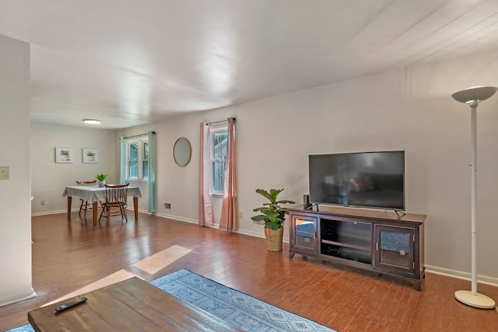 Spacious 1 Br Near Hospitals - Springfield, IL