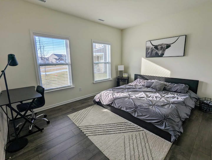 Private Master Bedroom - Indiana (State)