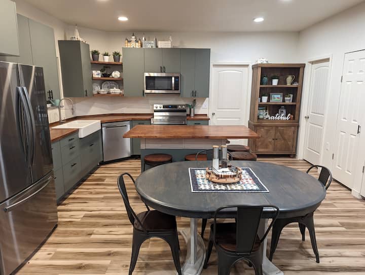 Quilty Cottage - Country Quiet - No Cleaning Fee - Yellowstone Bear World, Rexburg