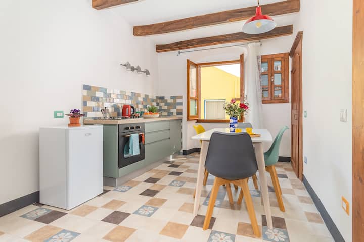 Lovely Studio In The Old Town - Bosa
