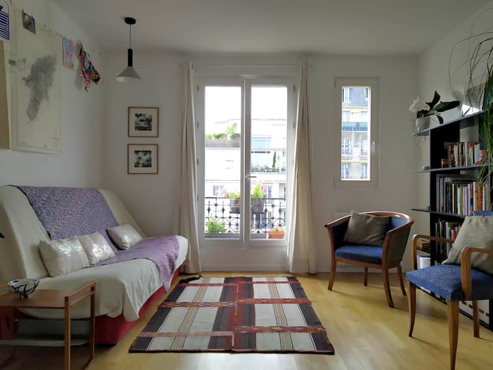 Appartement Plein De Charme Avec Vue Dégagée - Porte de Clignancourt