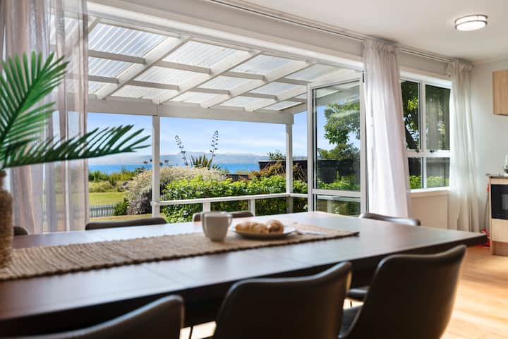 (4) Ngongotaha Lakeside Home - Rotorua