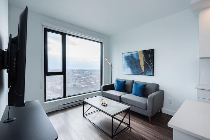 Executive 2br | Central | Steps From Bell Centre - Montréal, QC