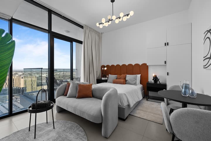 Peaceful Top Floor Studio! - Dubai