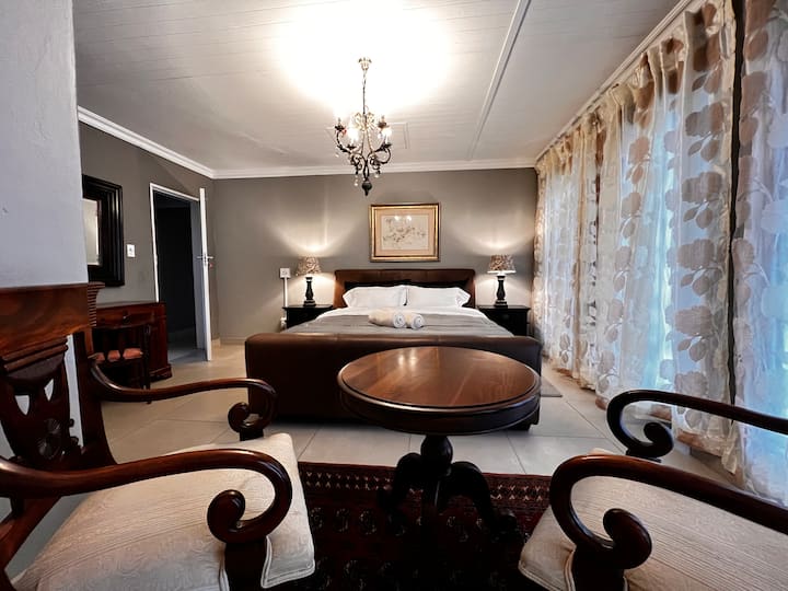 Mitchell Bank Hideaway (Master Bedroom) - Meyerton