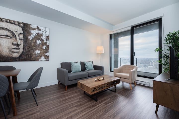Bright 3br Relocations Business W/ Amazing View - Montreal