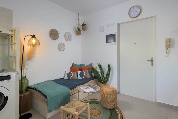 White Linen Suite:2 Balconies, Min. Old Town-quiet - Islas de Rodas