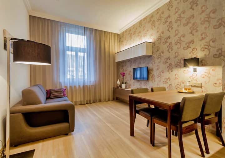 Huge Romantic Suite In City Centre, Living Room - Praga