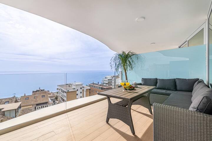 Stylish Seaside Stay | Pool, Balcony, View - Fuengirola