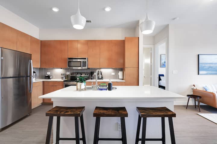 2br Lux San Antonio River Walk Oasis | Resort Pool - San Antonio, TX