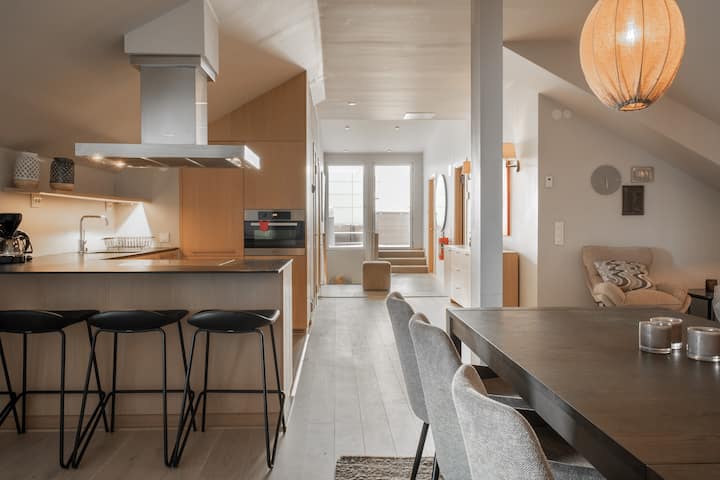 Ski-in Ski-out Alpine Retreat For 6 Guests - オーレ