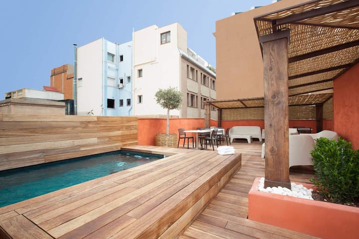 Pis Acollidor Amb Piscina - Barcelona