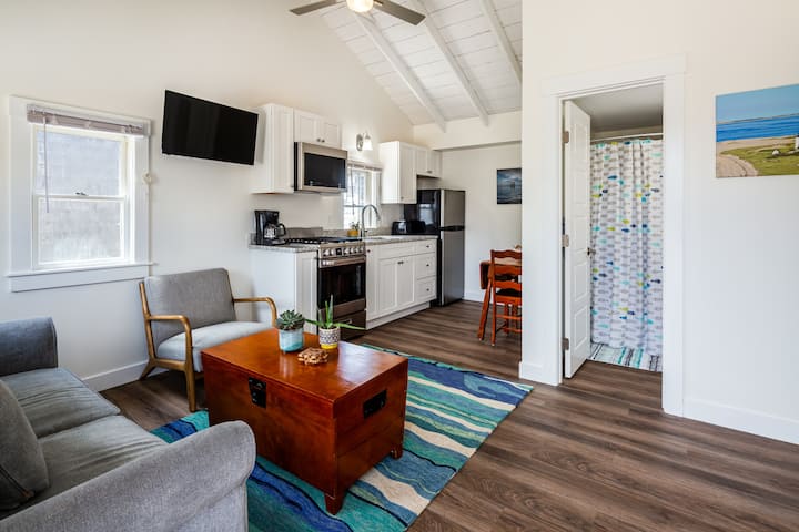 Cottage 7 On Beach Point - Cape Cod, MA