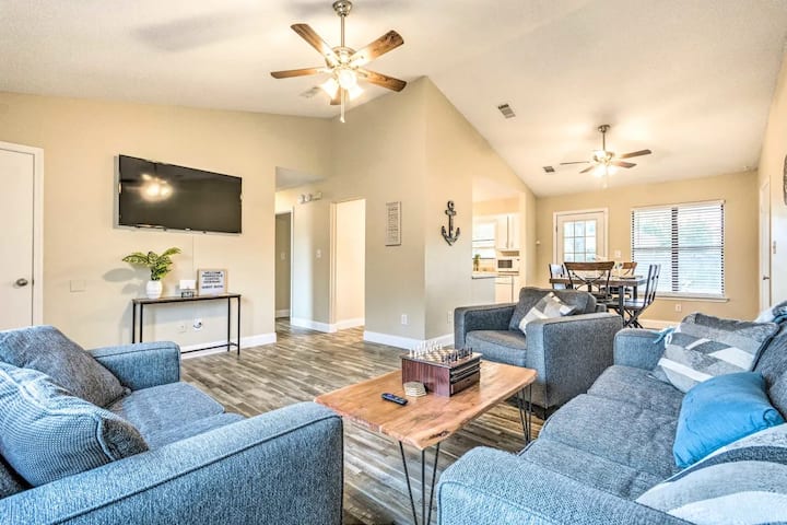Coastal Family Home In Pensacola Florida! - Milton, FL