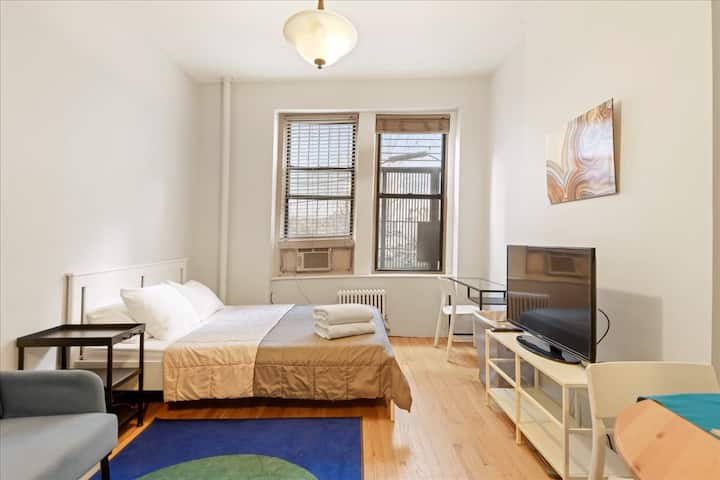 Cozy & Conveniently Located Xl Studio Apartment - Edgewater, NJ