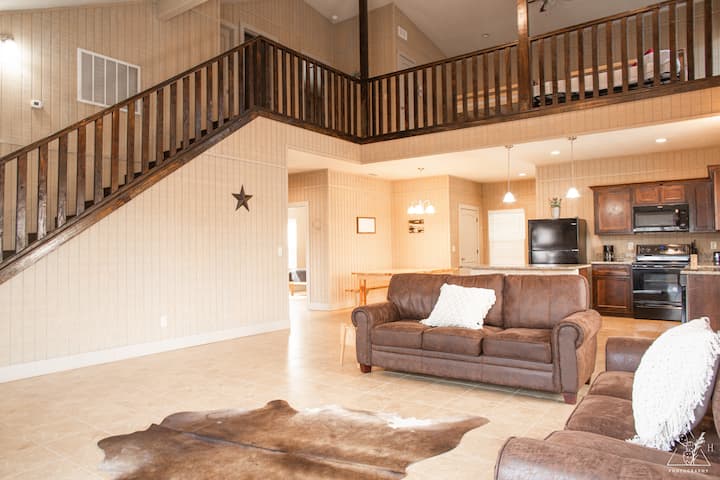 #8 Frio River Grove Rentals - Concan, TX