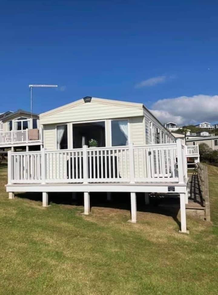 Deluxe Caravan, Sleeps 8, Wi-fi - Sidmouth
