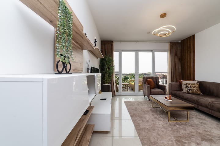 2-bdrm With Pool, Gym, Parking - Ghana