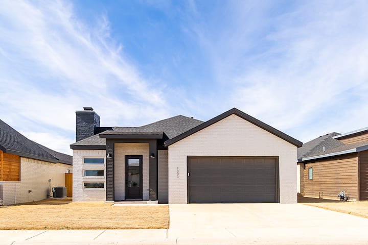 New & Modern, 3 Bed 2 Bath, Quick Access To It All - Lubbock, TX