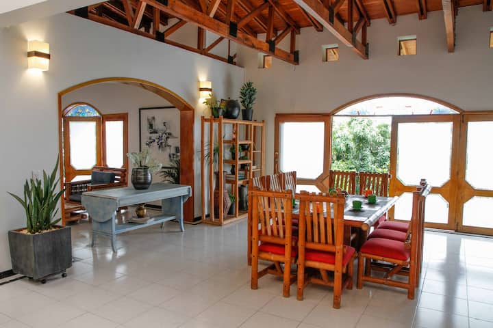 Room + Breakfast - La Mesa